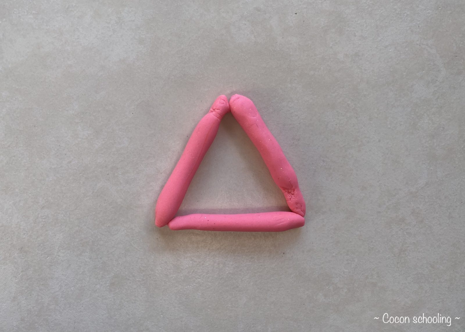 Les formes en pâte à modeler – Cocon-Schooling